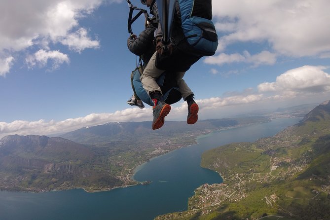 Sensation Paragliding Flight Over the Magnificent Lake Annecy - Exceptional Customer Feedback