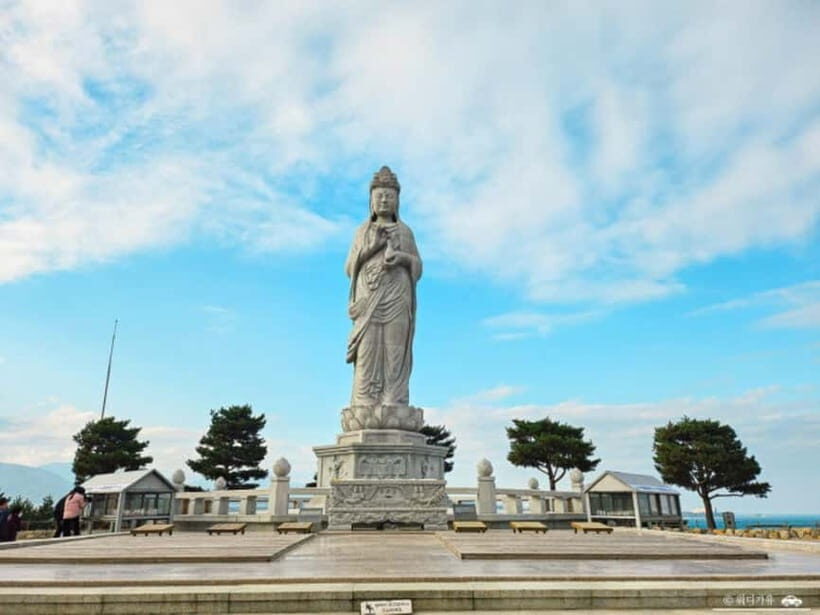 Seoraksan & Naksan Temple Autumn Day Trip from Seoul - Who Should Consider This Tour?