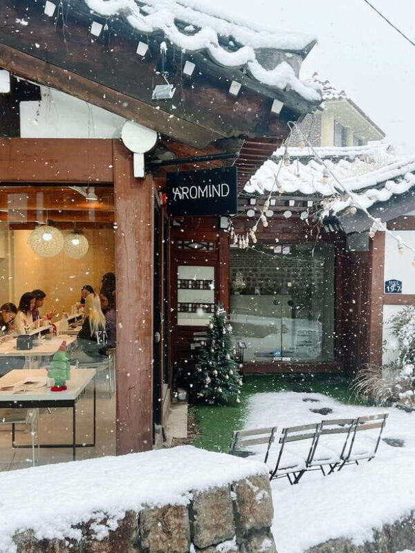 Seoul: Create Your Own Natural Perfume with a Perfumer - The Creative Experience