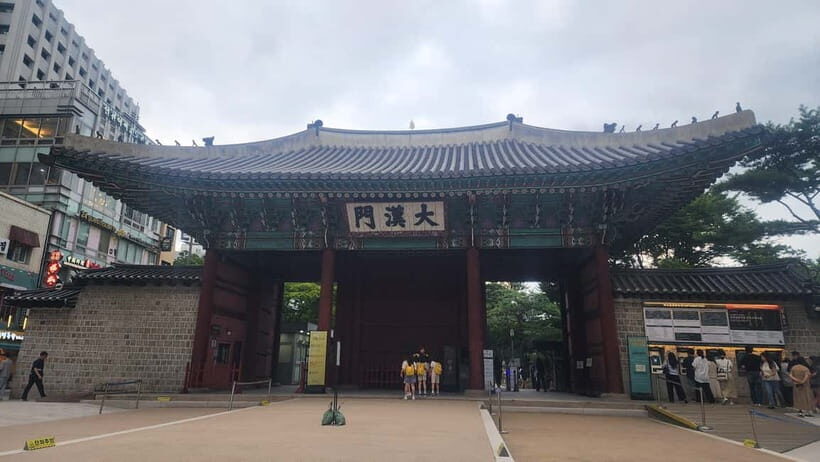 Seoul: Deoksugung Palace Guided History Tour at Sunset - Key Points