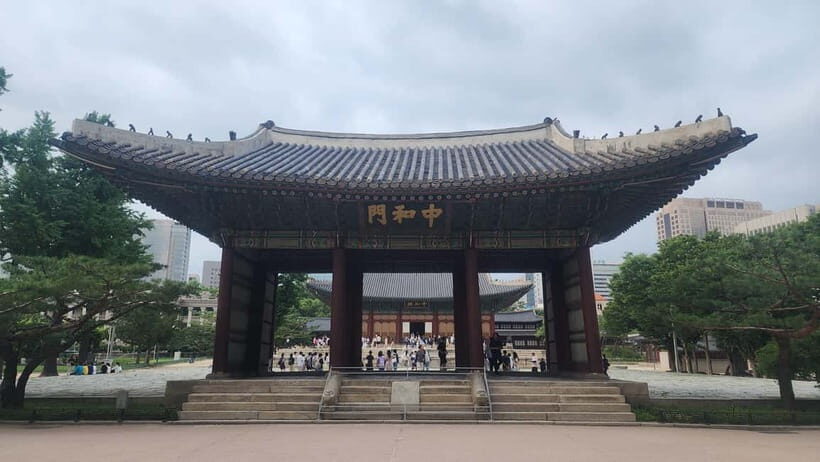 Seoul: Deoksugung Palace Guided History Tour at Sunset - A Guided Walk Through Seoul’s Nighttime Heritage