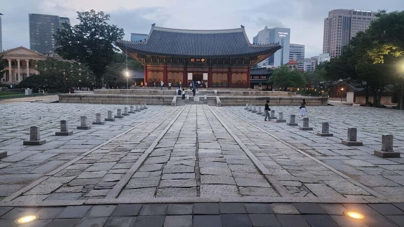Seoul: Deoksugung Palace Guided History Tour at Sunset - Who Will Love This Tour?