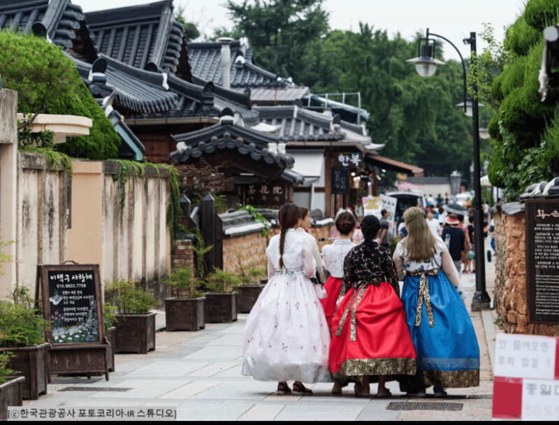 Seoul: Donghaksa Cherry Blossom and Jeonju Hanok Day Tour - Who Is This Tour Best For?