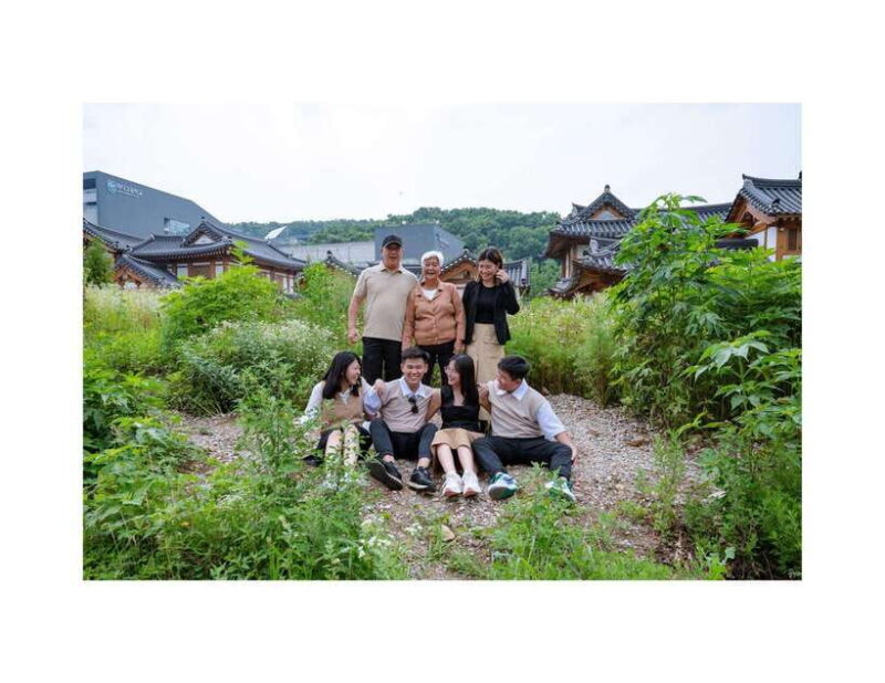 Seoul: (English Speaker) Styled Family Photo Session - Who Will Appreciate This Tour?