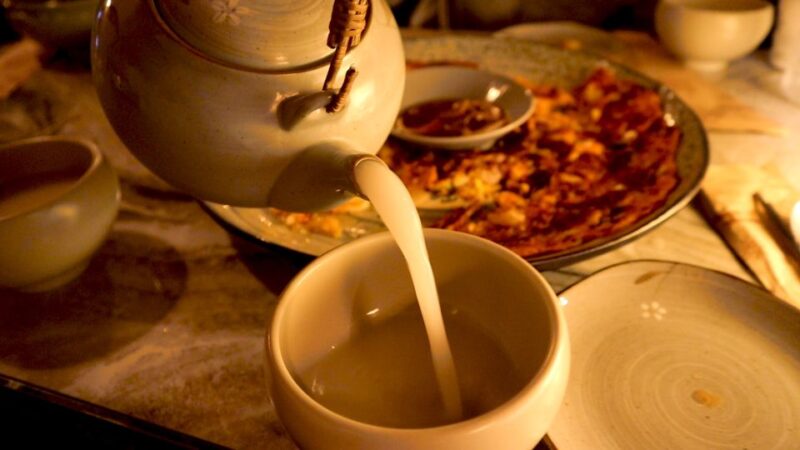 Seoul: Guided City Wall Sunset Hike with Korean Dinner - Key Points