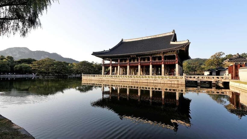 Seoul: Guided Korean Monster Tour at Gyeongbok Palace - Detailed Breakdown of the Tour