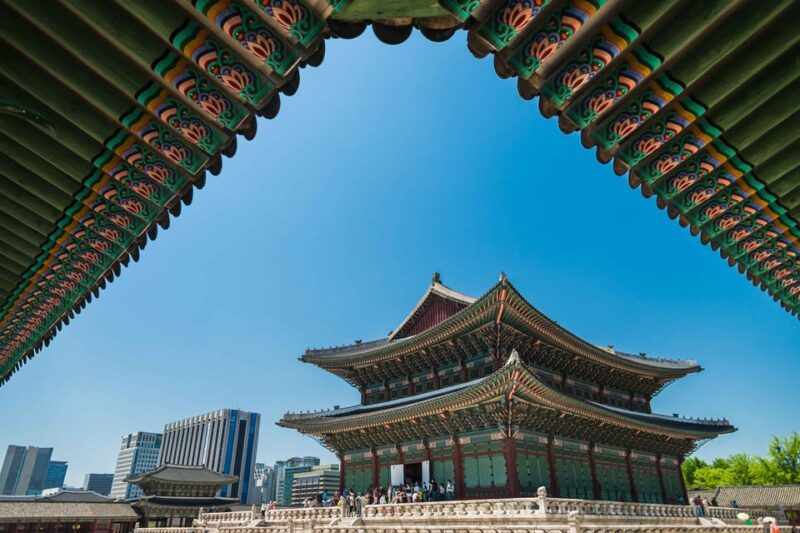 Seoul: Gyeongbokgung Palace Tour & Lunch at Authentic Market - Who Should Consider This Tour