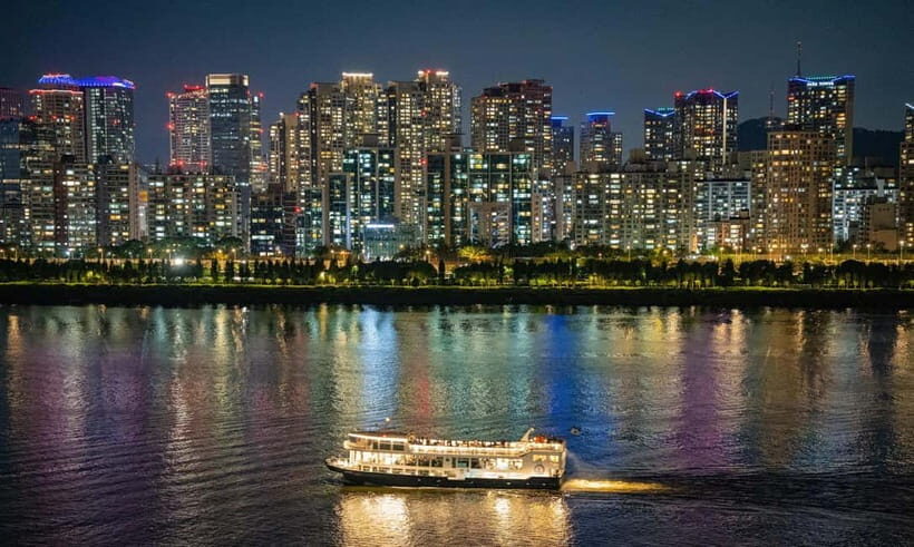 Seoul Han River Night Tour: Picnic, Games & Starlight Cruise - Key Points