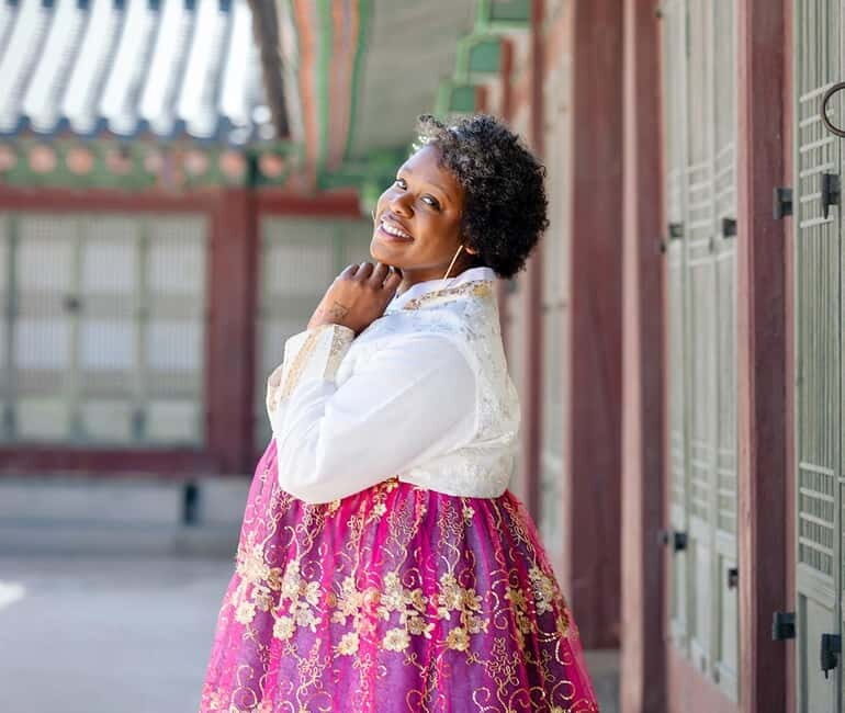 Seoul: Hanbok Photo Tour at Gyeongbokgung Palace - The Experience: Why It Matters