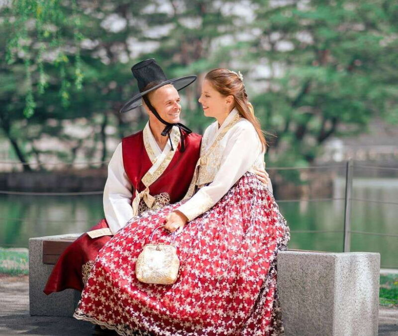 Seoul: Hanbok Rental with Gyeongbokgung Palace Entry - Key Points