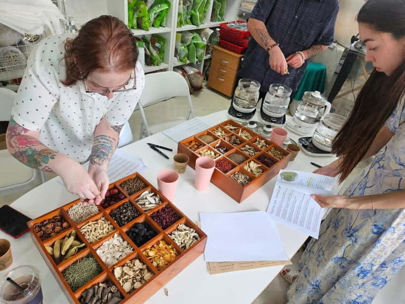 Seoul: Herbal Tea Class & Korean Medicine Tour - What to Expect from the Herbal Tea & Korean Medicine Tour
