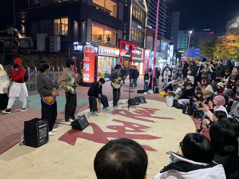 Seoul: Hongdae, Webtoon&Game, Theme Cafe Walking Tour - Authentic Experiences and Personalized Touches