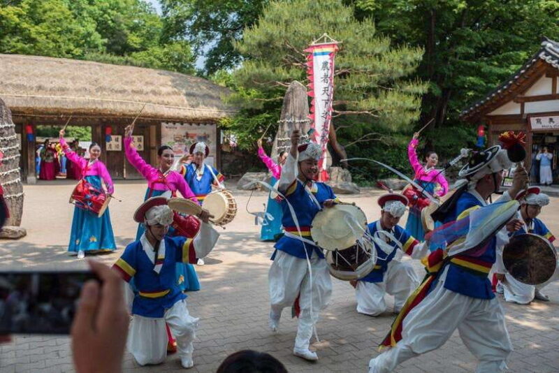 Seoul: Hwaseong Fortress, Folk Village and Starfield Library - Authenticity and Value