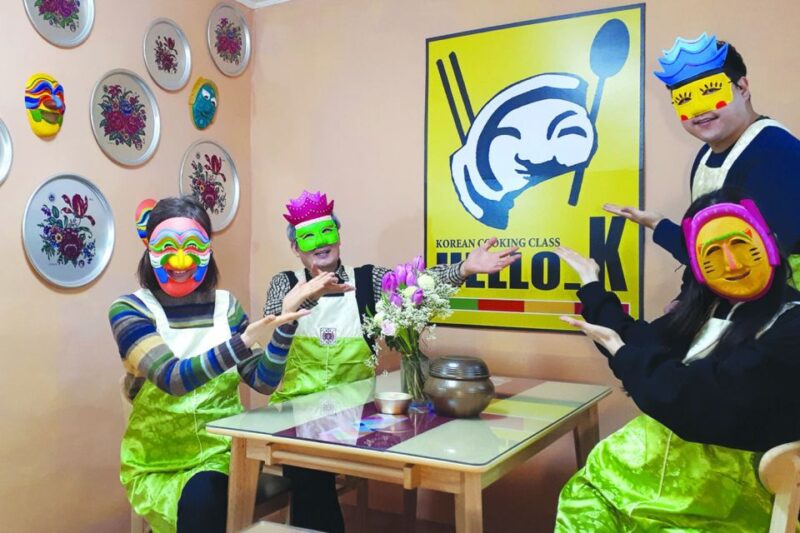 Seoul: Korean Cooking Class at a Local Home and Market Tour - The Itinerary in Detail