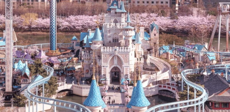 Seoul: Lotte World 1 Day Pass & School Uniform 1 Day Rental - Time and Practicalities