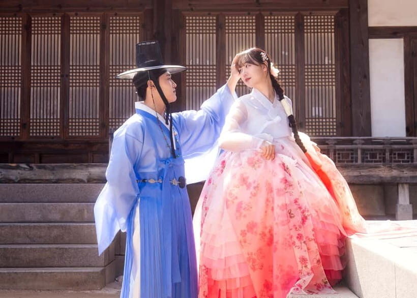 Seoul: Modern Hanbok Dress Photoshoot Gyeongbokgung Palace - What Makes This Photoshoot Unique?