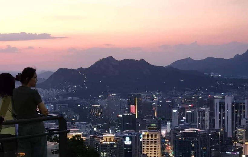 Seoul: Night Namsan Hiking with Hidden Gem Recommendations - An Authentic Evening in Seoul: The Namsan Mountain Hike
