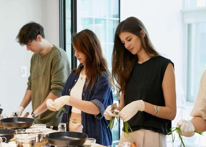 Seoul: Premium Korean Feast Cooking Class - Detailed Breakdown of the Tour