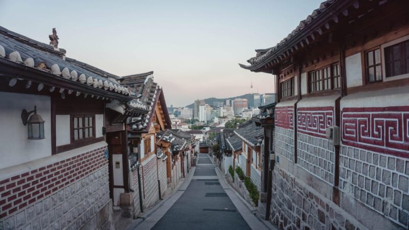 Seoul: Private tour in French with a Korean guide - The Value of a Tailor-Made Tour