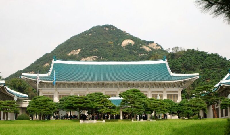 Seoul: Royal Palace Morning Tour including Cheongwadae - Key Points