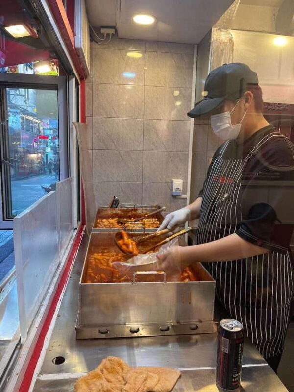 Seoul: Scenic Sunset Hike, Temple & Korean Street Food Tour - Who Should Consider This Tour?