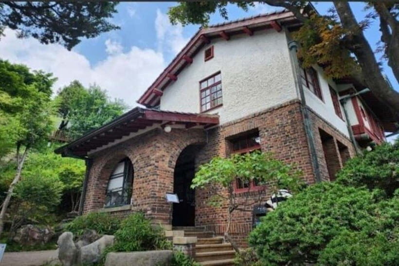 Seoul: Seochon Village Art&Food Walking Tour - Traditional Architecture and Eco-Design