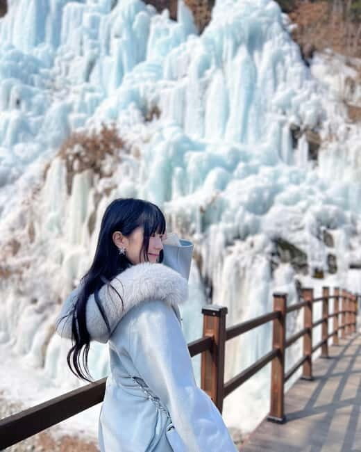 Seoul: Strawberry & Eobi Ice Valley & Nami + Optional Spots - Exploring Eobi Ice Valley: Frozen Waterfalls and Icy Cliffs