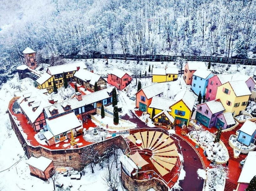 Seoul: Strawberry & Eobi Ice Valley & Nami + Optional Spots - The Iconic Nami Island
