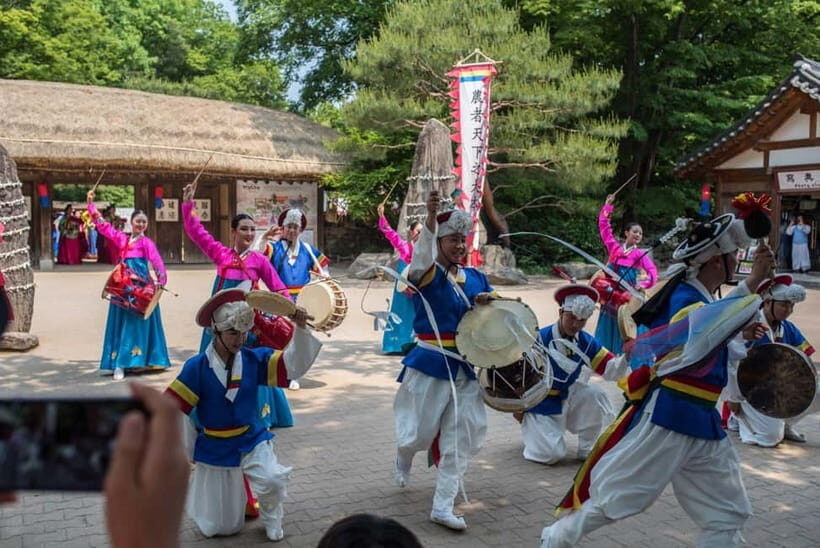 Seoul: Suwon Hwaseong, Folk Village, & Starfield Library - A Closer Look at the Itinerary