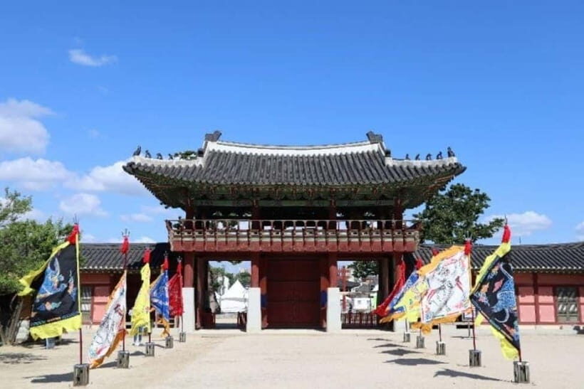 Seoul: Suwon Hwaseong & Waujeongsa & Starfield Heritage Tour - Key Points