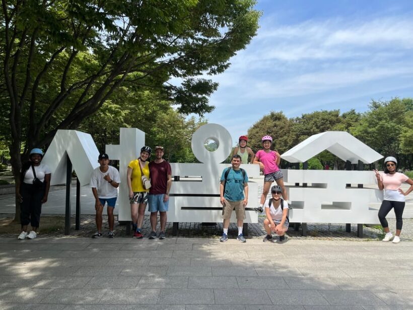 Seoul: Urban Nature Bike Tour along Han River - Key Points