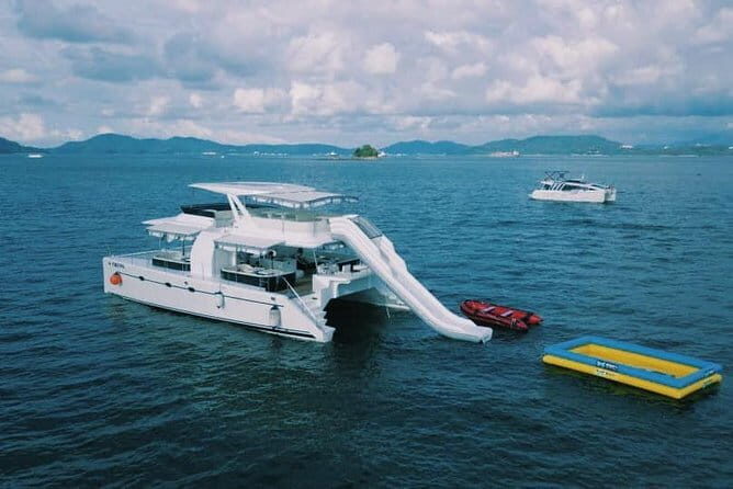 Sepanggar Island Luxury Boat - Key takeaways
