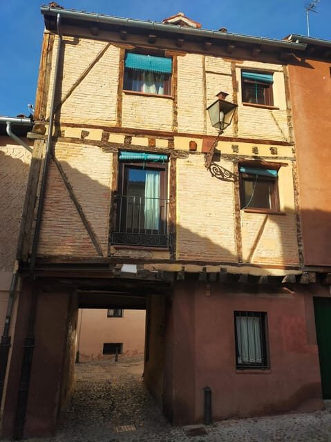 Sepharad: a trip to Jewish Quarters in Toledo and Segovia - Transportation and Group Dynamics