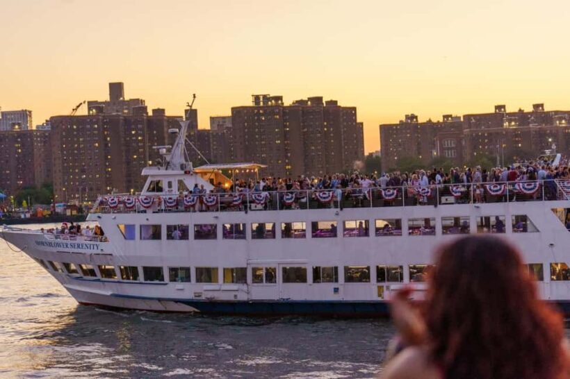 Serenity Yacht NYC New Years Eve Cruise - Key Points