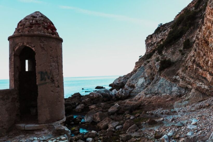 Sesimbra: Arrábida Beaches & Caves Boat Tour with Snorkeling - The Sum Up