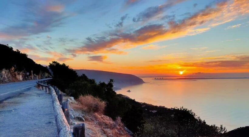 Sesimbra/Arrábida: Sunrise on Board Tour - Arrábida Natural Park: The Heart of the Tour