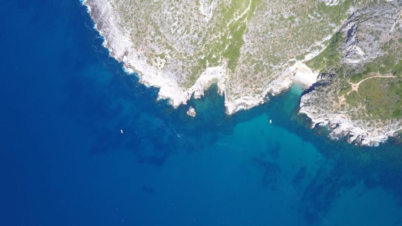 Sesimbra: Boat Trip to the wild beaches and caves - Logistics and Practical Details