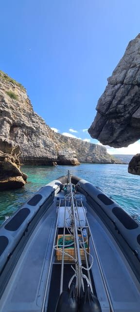 Sesimbra: Boat Trip to the wild beaches and caves - Authentic Encounters and Feedback