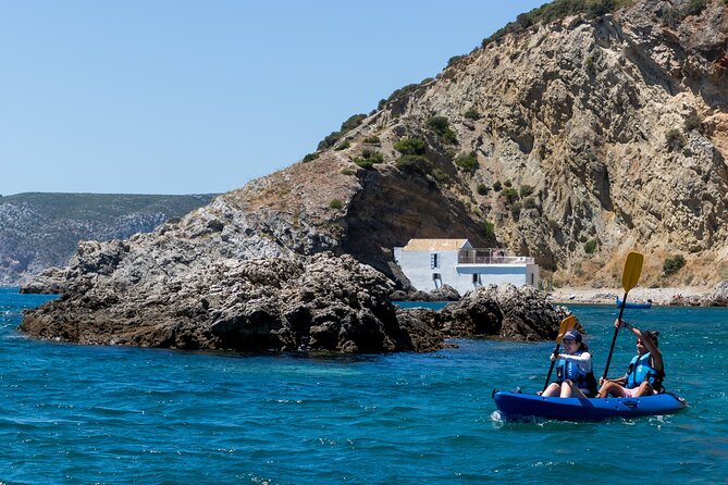 Sesimbra: Guided Kayak Tour in Arrábida Natural Park & Caves - Traveler Feedback and Recommendations