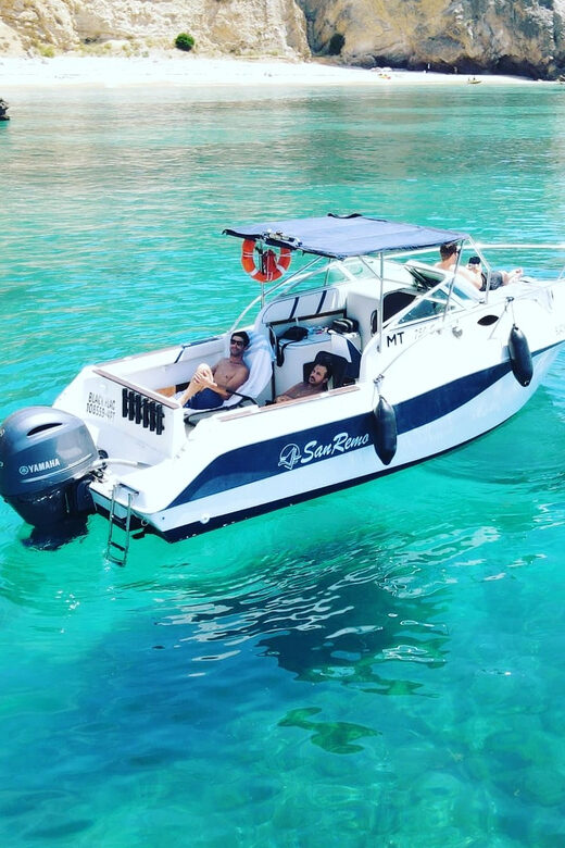 Sesimbra: Rote of Wonders/ Private Boat Tour along the cost - The Authenticity of the Experience