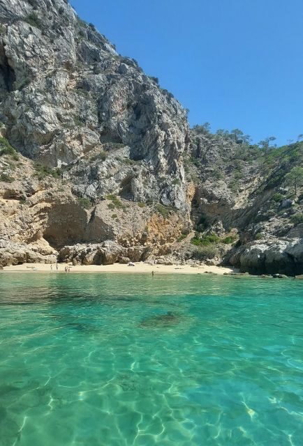Sesimbra: Secret Bays and Beaches Boat Tour with Snorkeling - Who Should Consider This Tour?