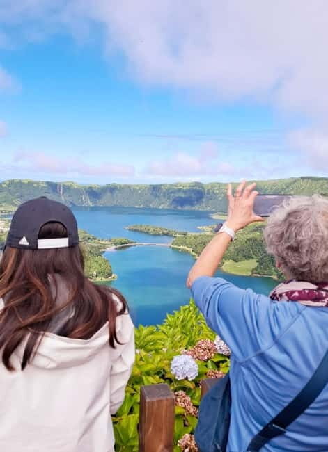 Sete Cidades & Lagoa do Fogo: Crater Lakes Adventure Tour - Key Points