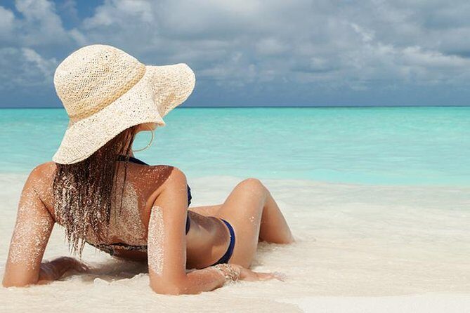 Seven Mile Beach Getaway - An In-depth Look at the Tour Experience