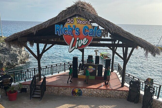 Seven Miles Beach and Ricks Cafe from Montego Bay - Key Points
