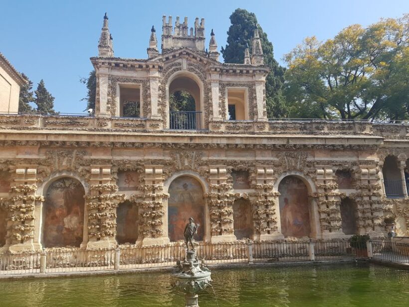 Seville: Alcázar Tour with Tickets Included - Key Points