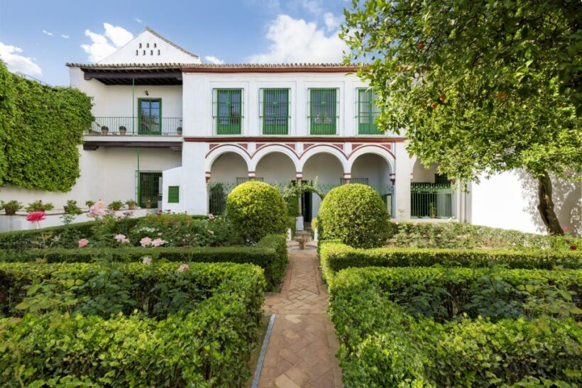 Seville: Bucarelli Palace Entry Ticket - Exploring the Palaces Architecture & History