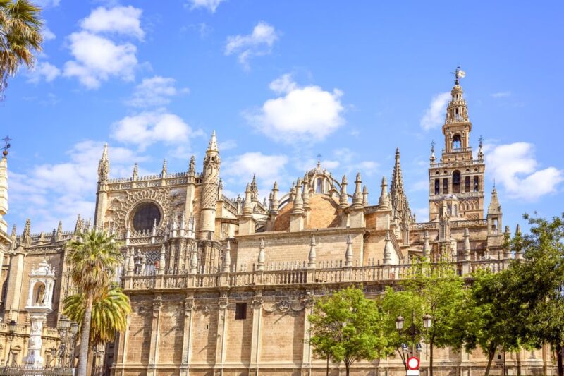 Seville Cathedral and Giralda Tower Guided Tour and Tickets - Seville Cathedral and Giralda Tower Guided Tour and Tickets: An In-Depth Look
