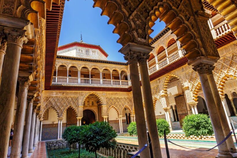 Seville: Cathedral, Giralda, and Alcazar Guided Tour - What Makes This Tour Stand Out