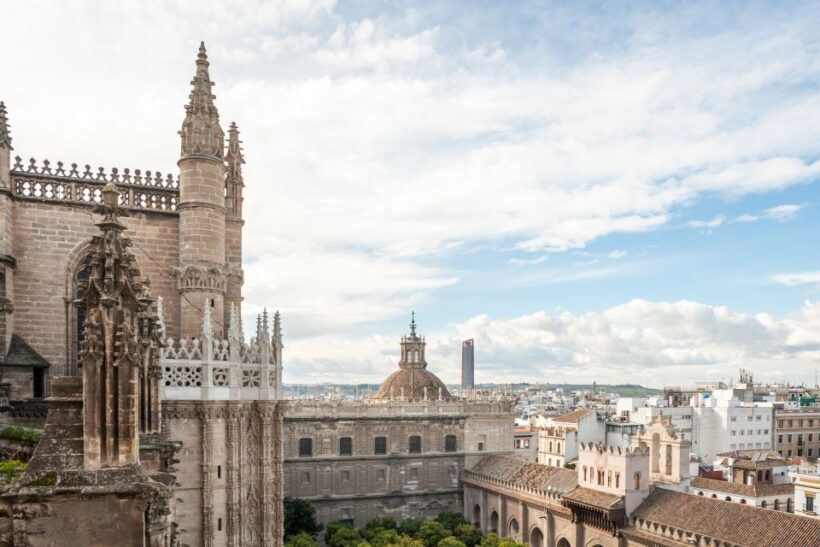 Seville: Cathedral Guided Tour with Optional Alcázar - The Experience and the Atmosphere