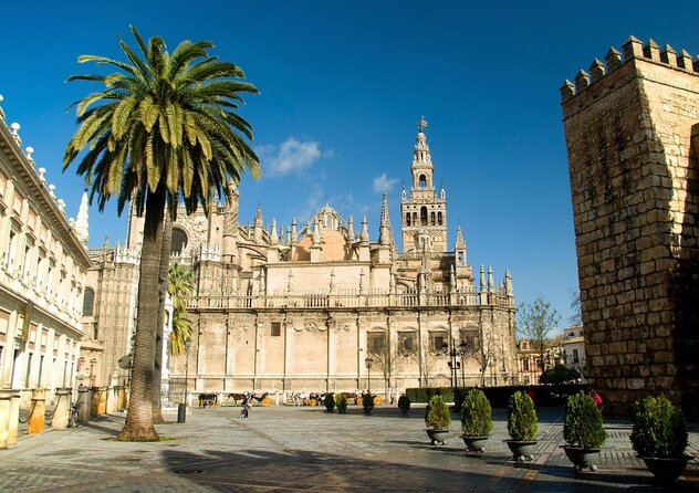 Seville Evening Historical Tour with Haunted History - Who Should Book This Tour?